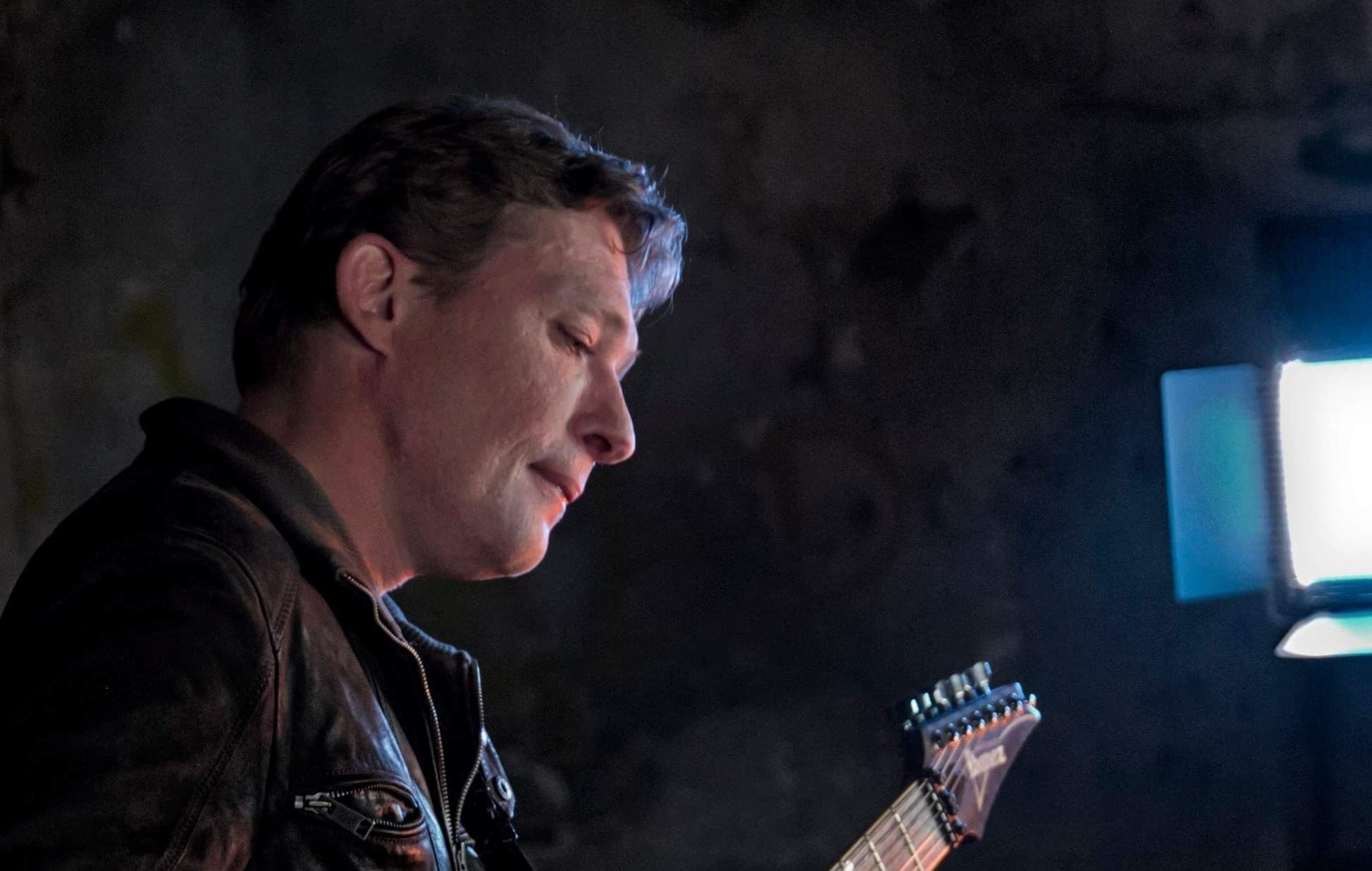 Nicolas EHRETSMANN un vrai guitariste de Rock - Playlist Music Radio